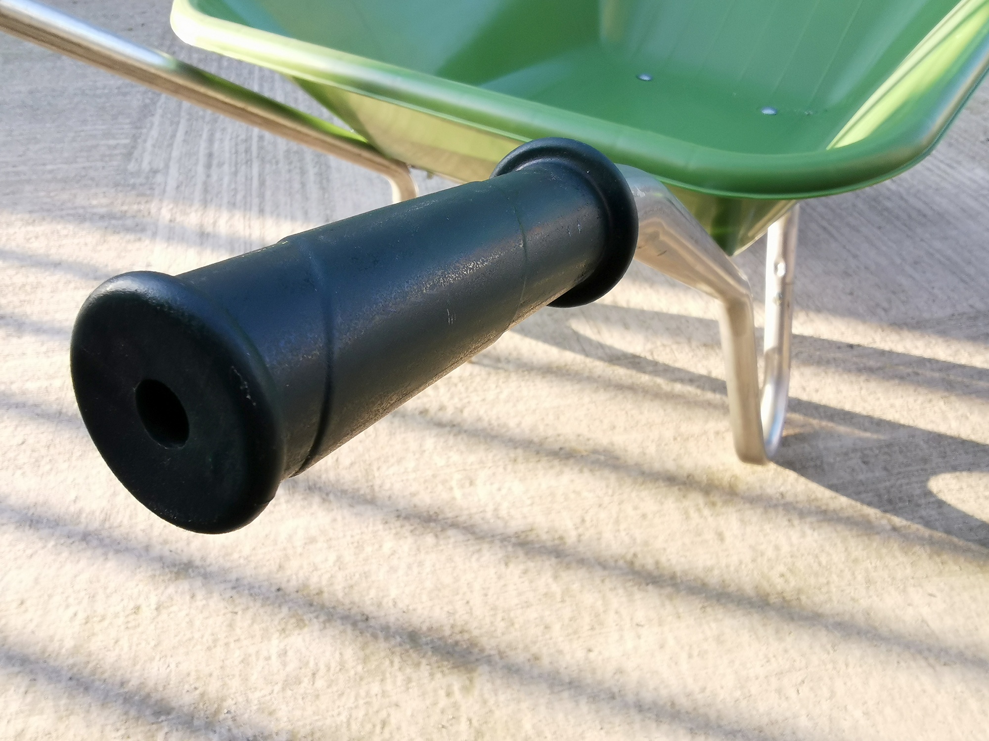 Small Wheelbarrow (90L) - Ideal for the garden - Sheds Direct Ireland